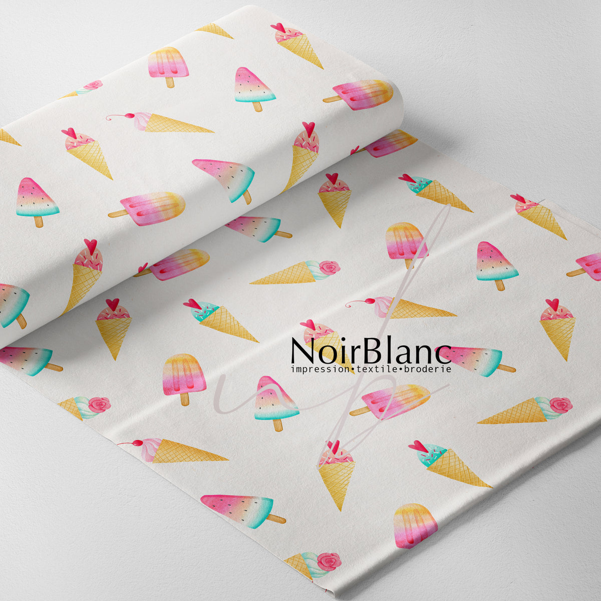 Cornet gauffré et popsicle – NoirBlanc.ca