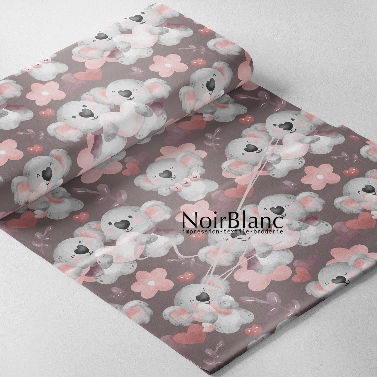 Koala in love with plum – NoirBlanc.ca