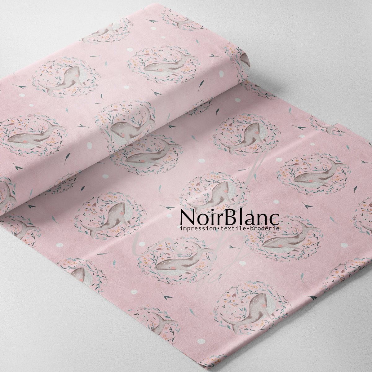 Baleine en fleur rose – NoirBlanc.ca
